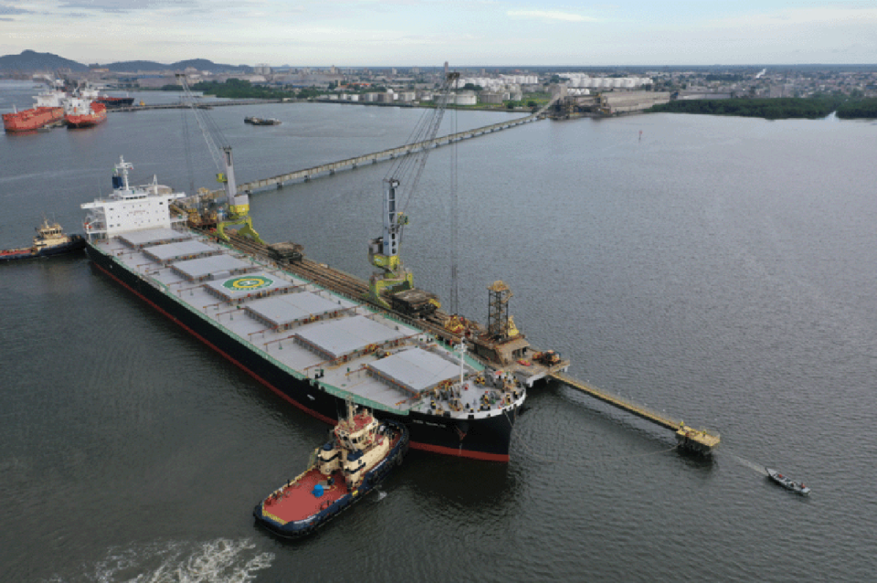 Fospar recebe maior navio de fertilizantes do Porto de Paranaguá